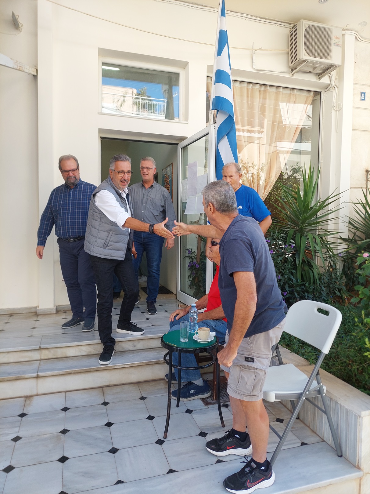 Επίσκεψη του Δημάρχου Αγίου Δημητρίου στο 5ο ΚΑΠΗ με αφορμή την ...